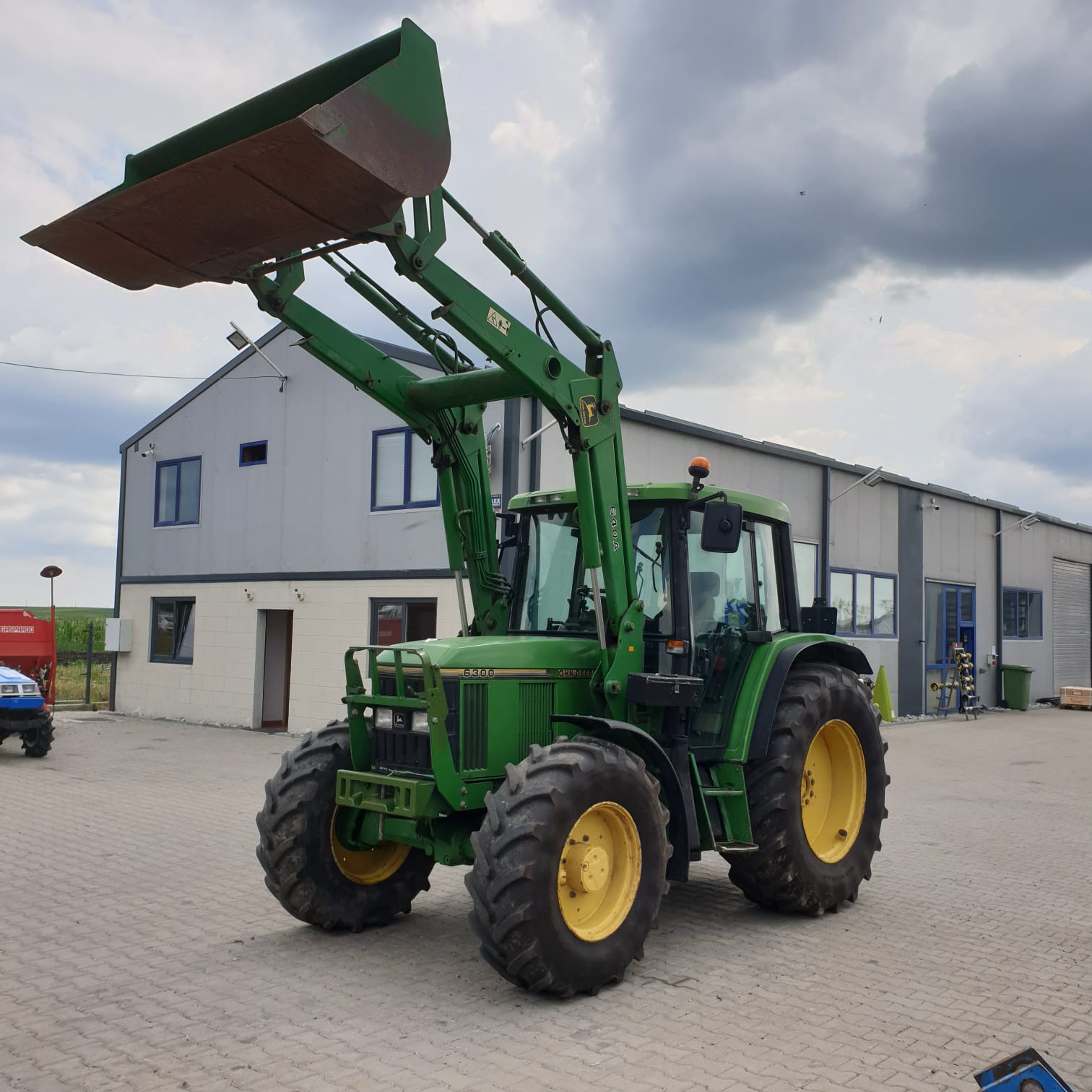 Tractor John Deere 6300 cu incarcator si cupa | Agromagis
